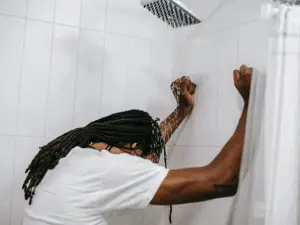 How To Wash Dreads (The Right Way) Without Messing Them Up - DapperlyClub