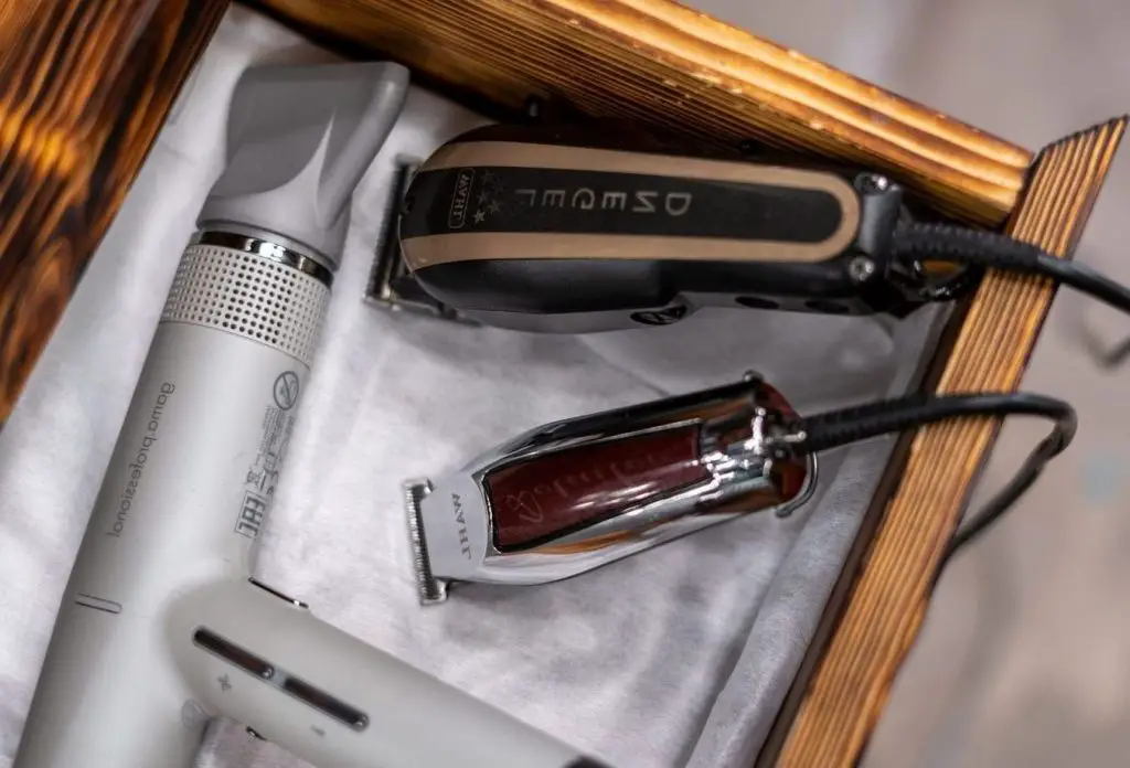 5 Best Lineup Clippers for Lines & Clean Cuts (2022) - DapperlyClub